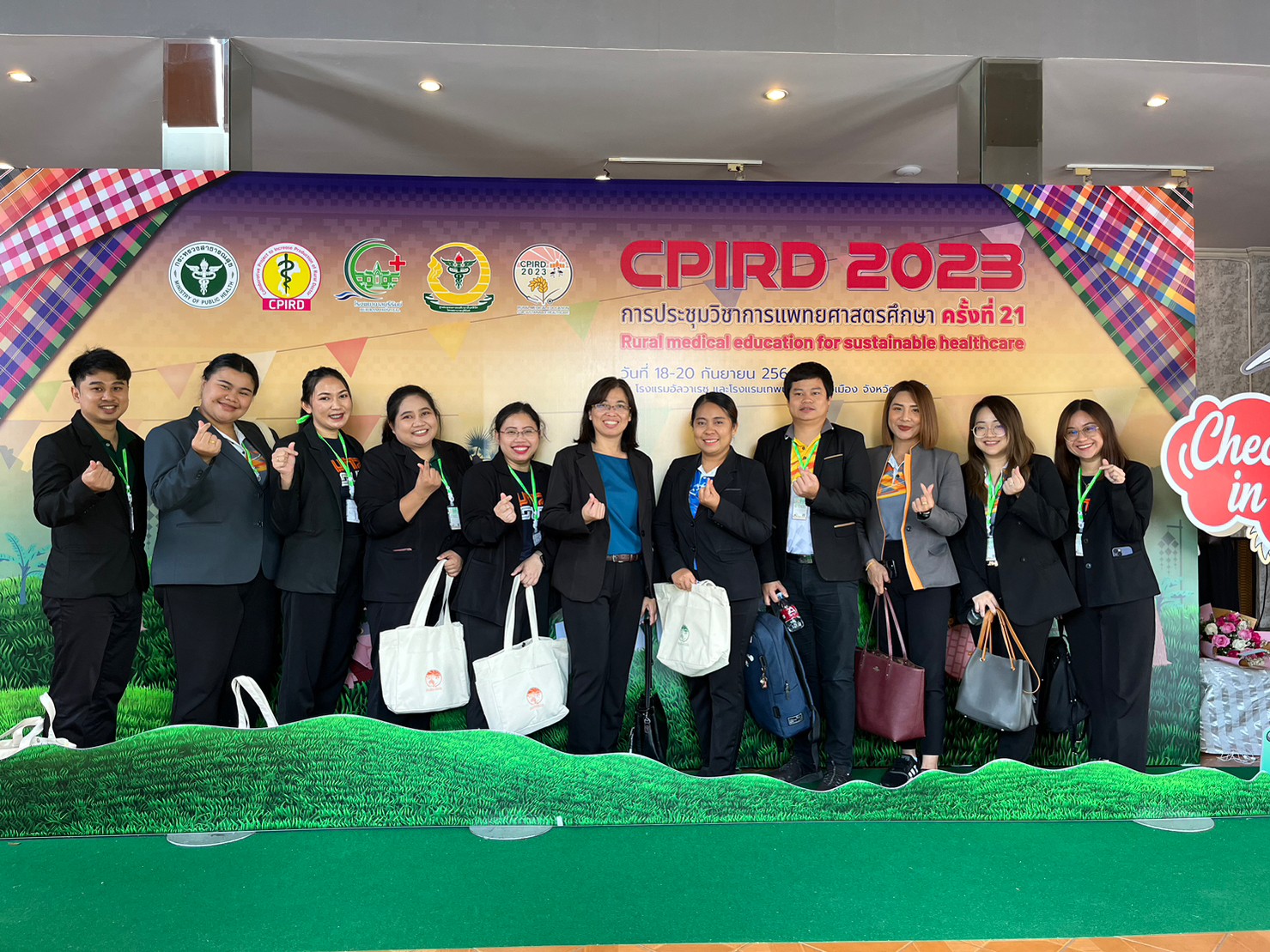 กลุ่มงานการศึกษาและวิจัยทางการแพทย์ ได้เข้าร่วมประชุมวิชาการและนำเสนอผลงานวิจัยด้านแพทยศาสตร ...